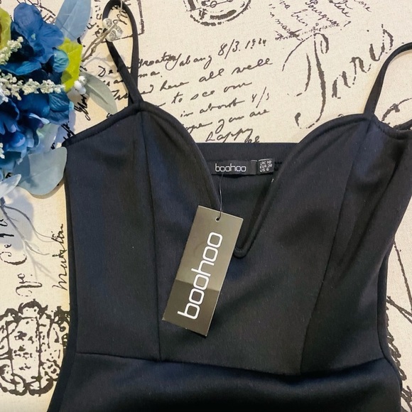 Boohoo | Tops | Nwt Boohoo Maddie Deep Pushup Plunge Strap Bodysuit ...